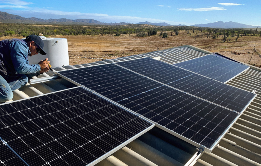 Gobierno Nacional instalará 1.618 paneles solares en Nazareth, La ...