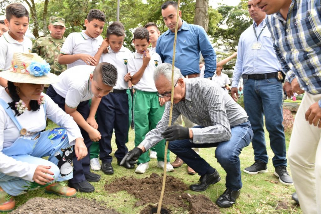 Sembraron 600 árboles durante la celebración del día del ocobo | El ...