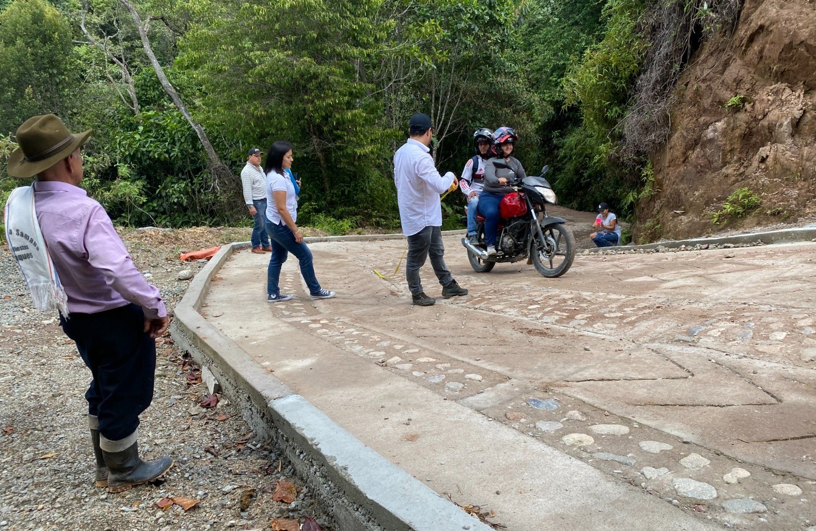 Vereda de Valle de San Juan beneficiada con obra de ‘Unidad para las ...
